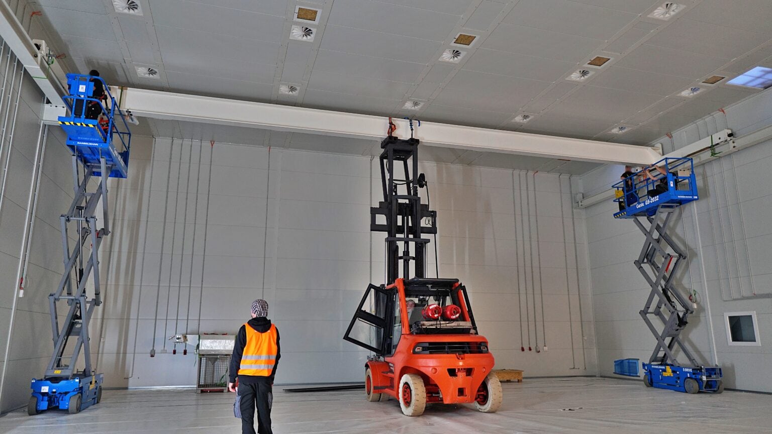 Scissor lift rentals from Hanselmann